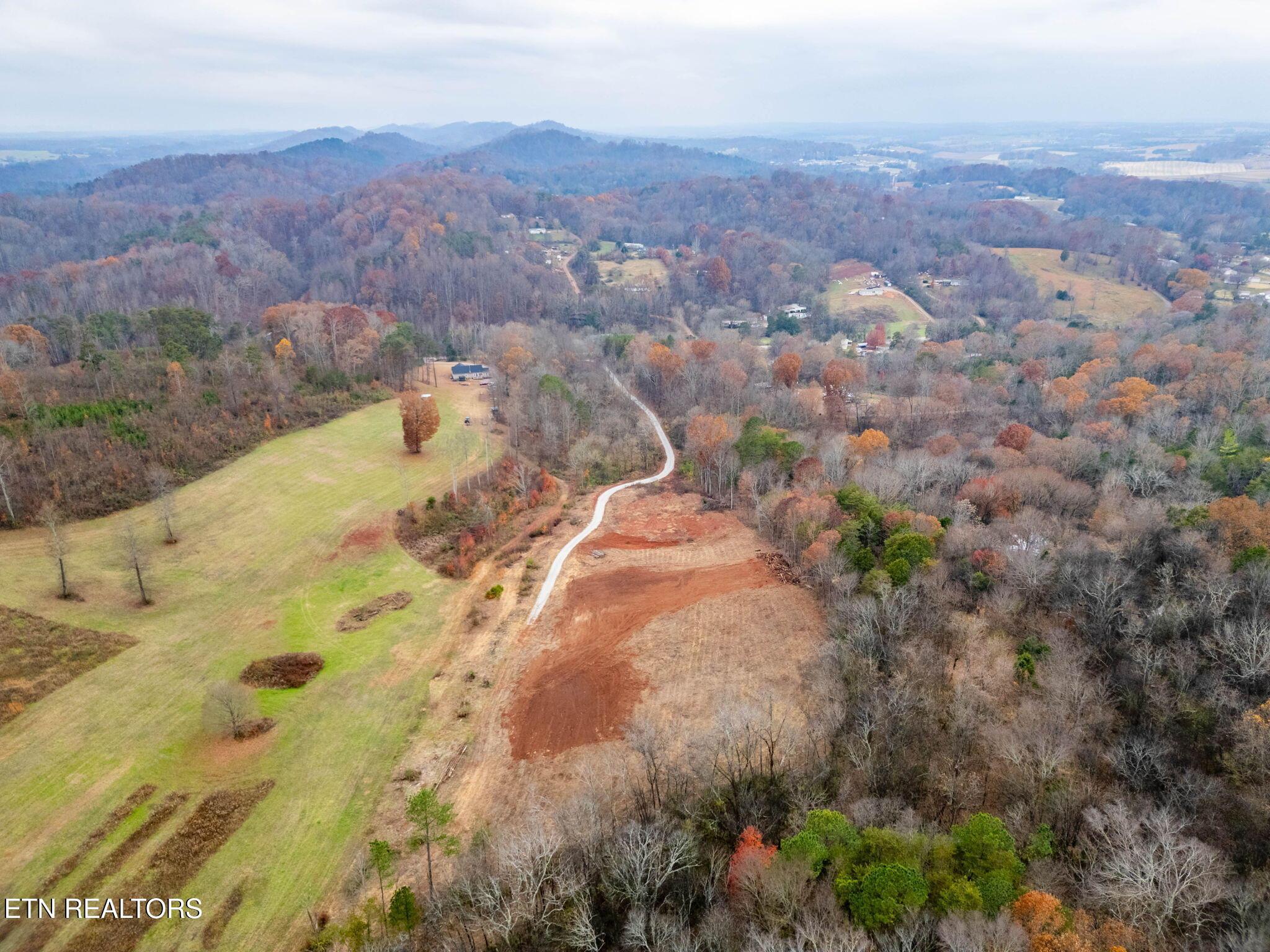 4231 Sweetwater Vonore Rd Rd, Sweetwater, TN - lhrmls-03640009 - MountainHomesRealty.com