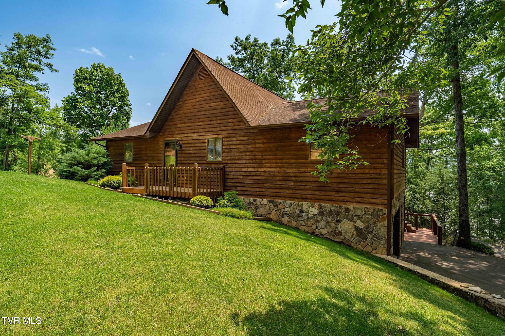 196 Hiddenwood Drive, Mountain City, TN - lhrmls-03139012 - MountainHomesRealty.com